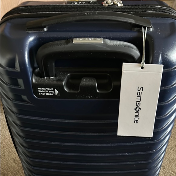 Samsonite | Bags | Samsonite Navy Blue Carry On Spinner Luggage | Poshmark